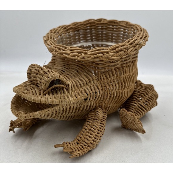 The Unbranded Brand | Accents | Vintage Wicker Frog Planter Basket With ...